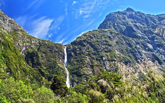 Snapshot: admire the magnificent Sutherland Falls – The Gallivant Post
